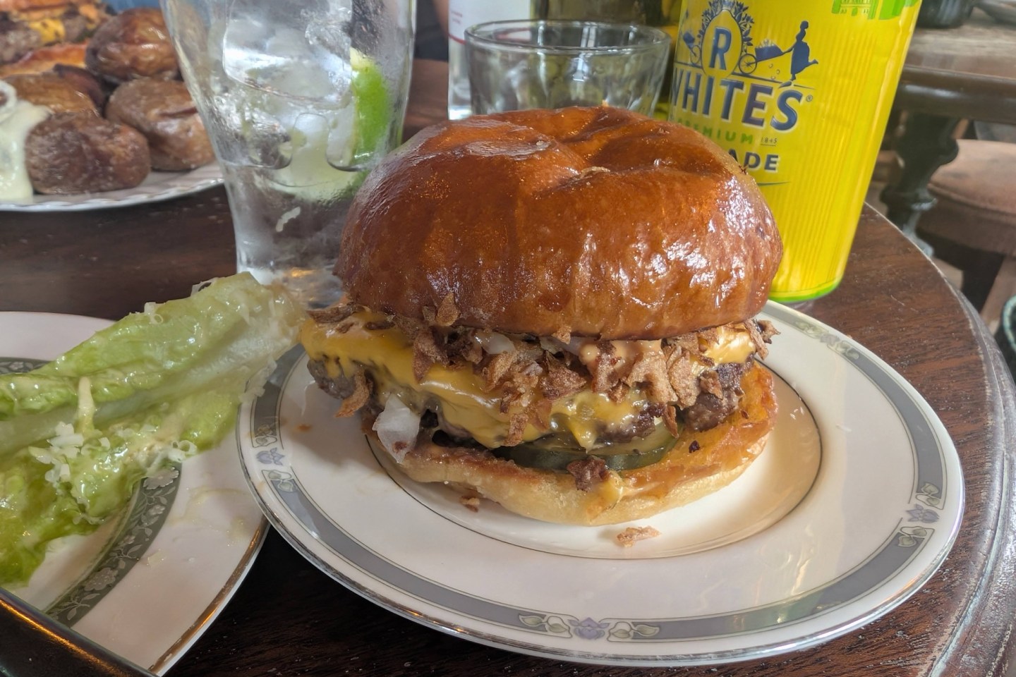 The Plimsoll, Finsbury Park, London N4 – Burger Source